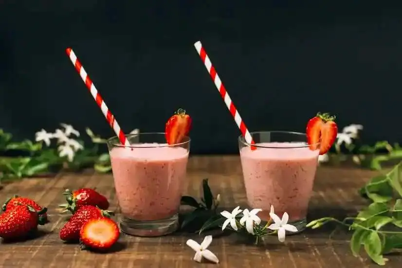 Jugo de fresa con leche: beneficios y desventajas - Lacteos Franz